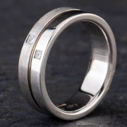 Second Hand Wedding Rings - Shop Now - thbaker.co.uk | T.H. Baker ...