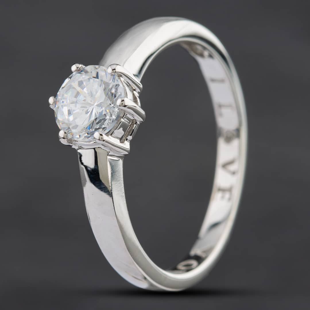 Second Hand 9ct White Gold Cubic Zirconia Solitaire Ring - thbaker.co.uk