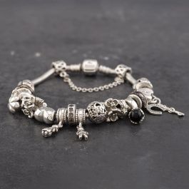 Second Hand Pandora Silver Pandora With Safety Chain And 17 Charms 7.5 ...