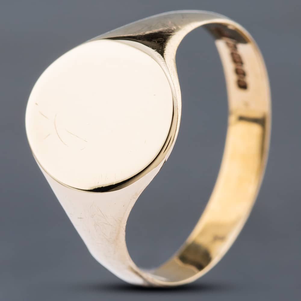 Second Hand 9ct Yellow Gold Oval Signet Ring 41101837 - thbaker.co.uk