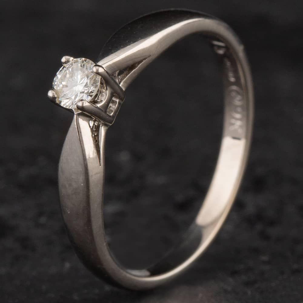 Second Hand 18ct White Gold Diamond Solitaire Ring - thbaker.co.uk