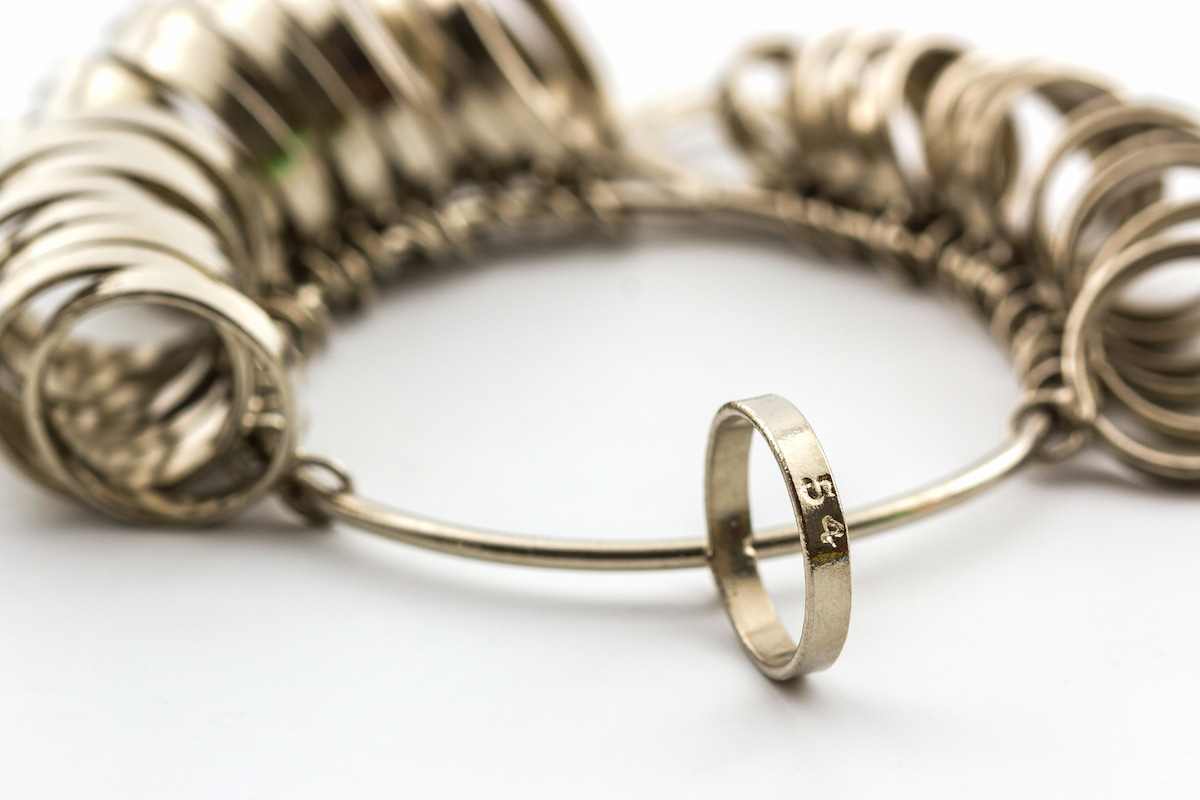 How To Measure Your Ring Size - thbaker.co.uk